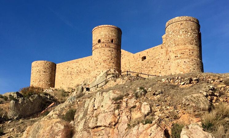 Cerro del Castillo de Capilla, declarado Bien de Interés Cultural, como ...
