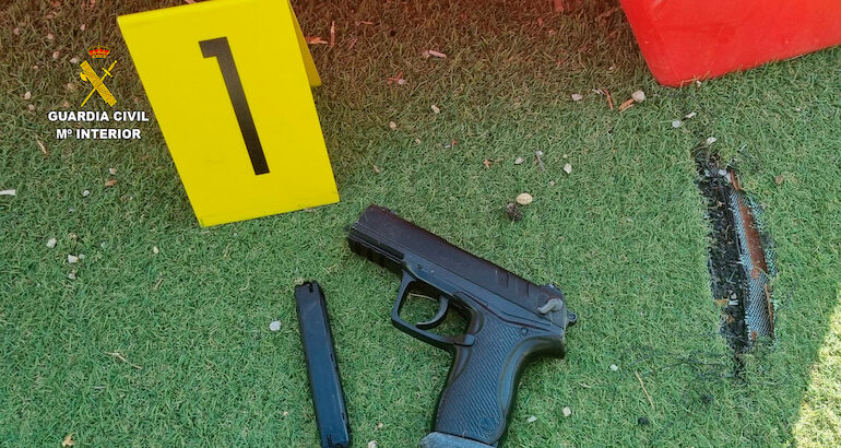 Detenido un menor de edad por atracar a punta de pistola un establecimiento en Coria