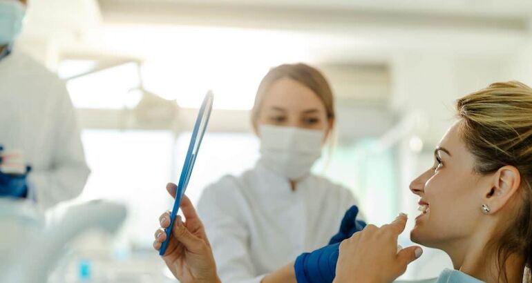 Todo lo que Necesitas Saber sobre la Placa Bacteriana: Causas y Tratamientos Eficaces