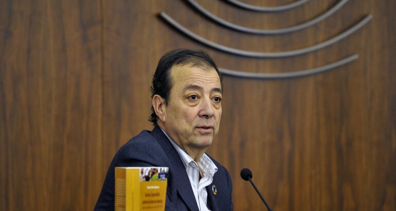 Guillermo Fernández Vara recibe este sábado uno de los Premios Ramón ...
