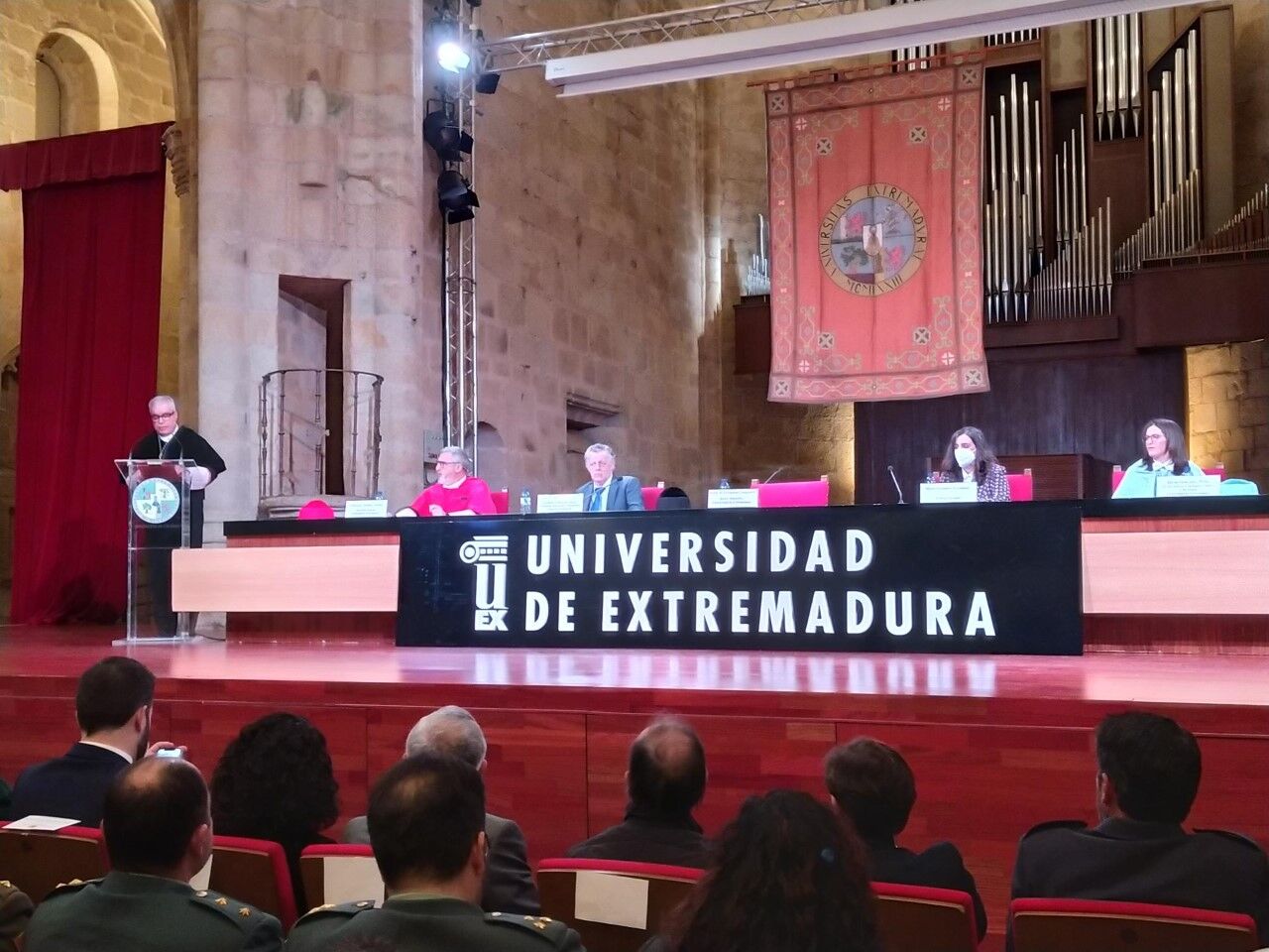 El rector quiere que la UEx asuma el liderazgo por su potencial ...