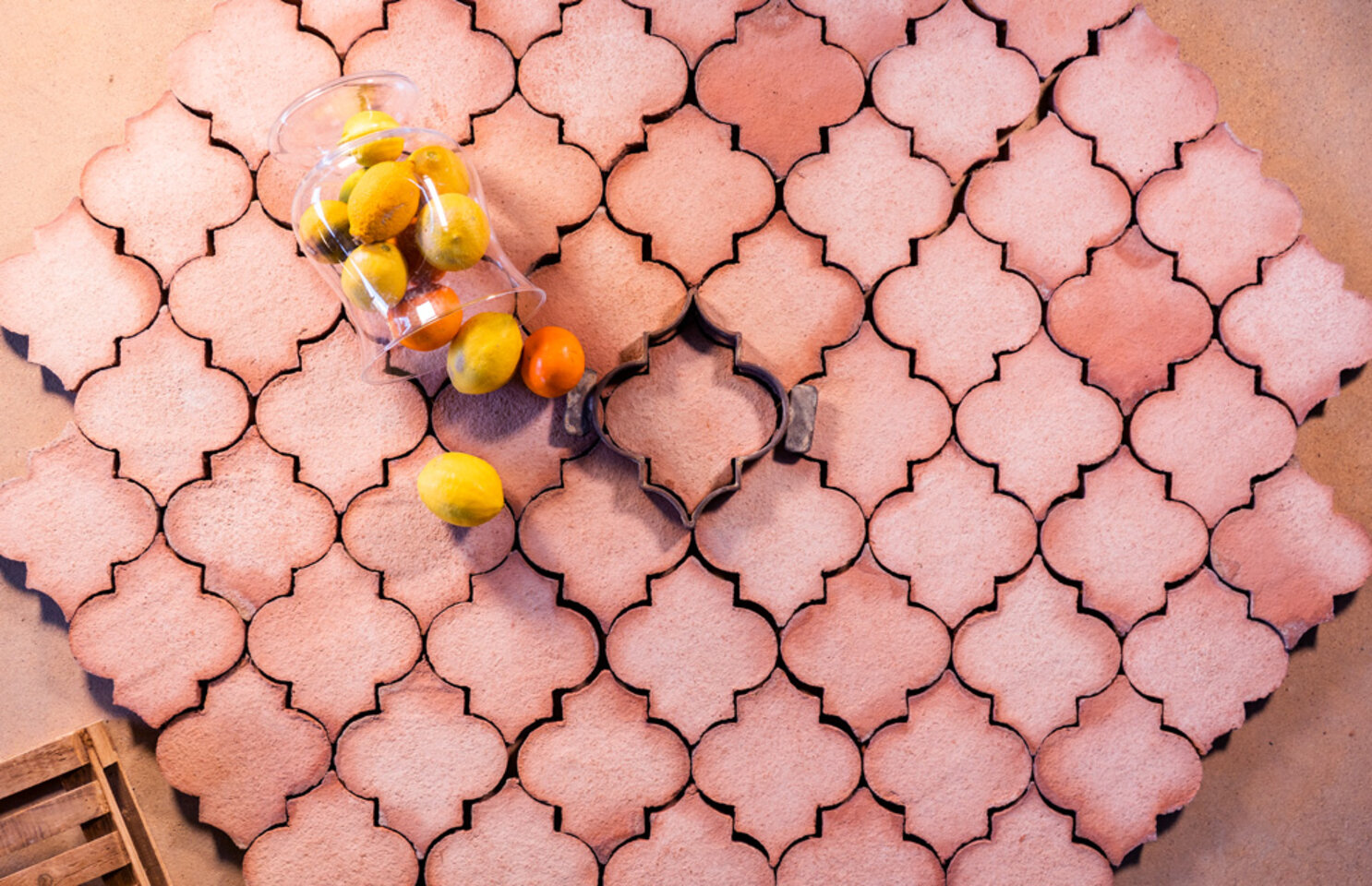 Suelos de azulejos de barro: la moda de belleza y durabilidad