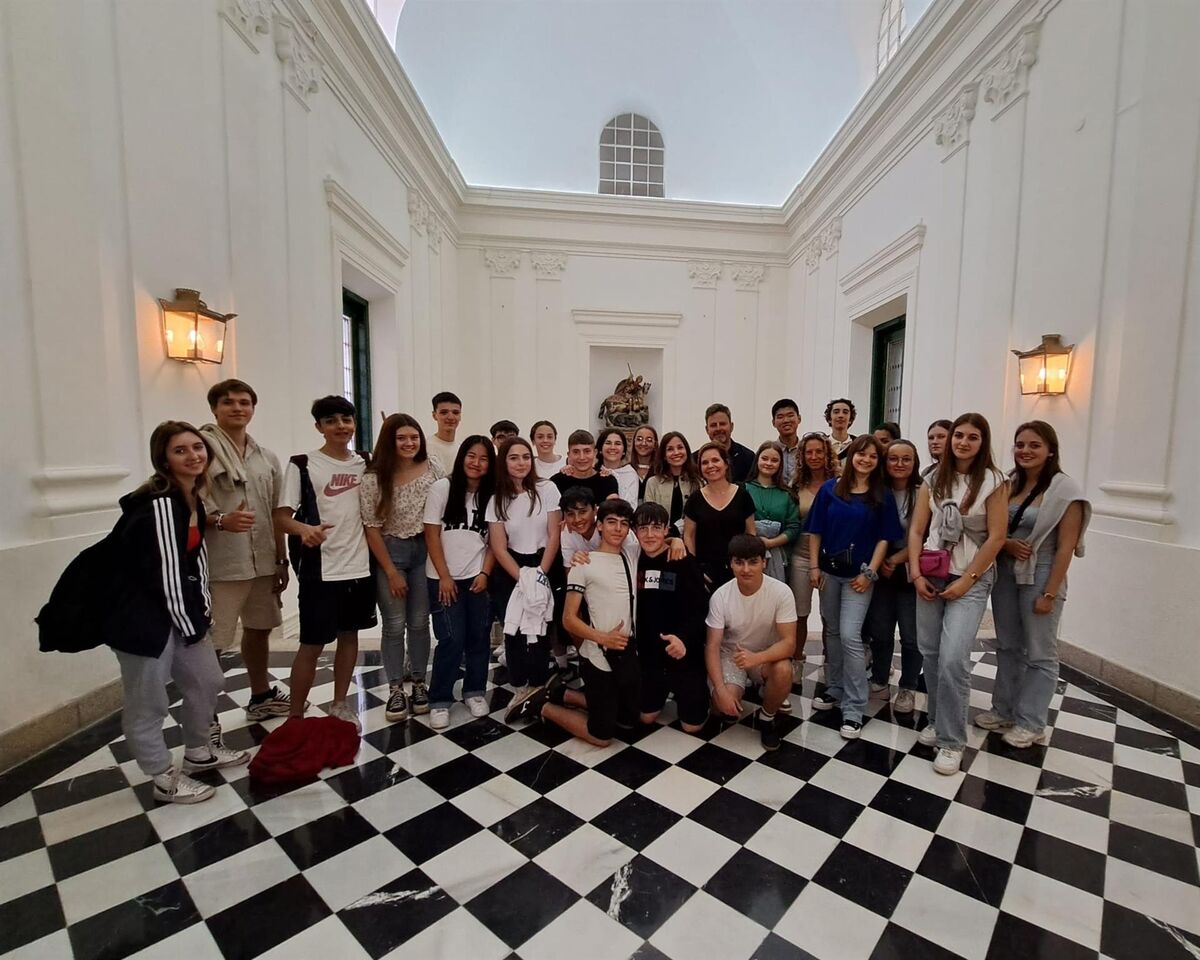 Alumnado y profesorado de Dinant y del IES Norba Caesarina visita ...