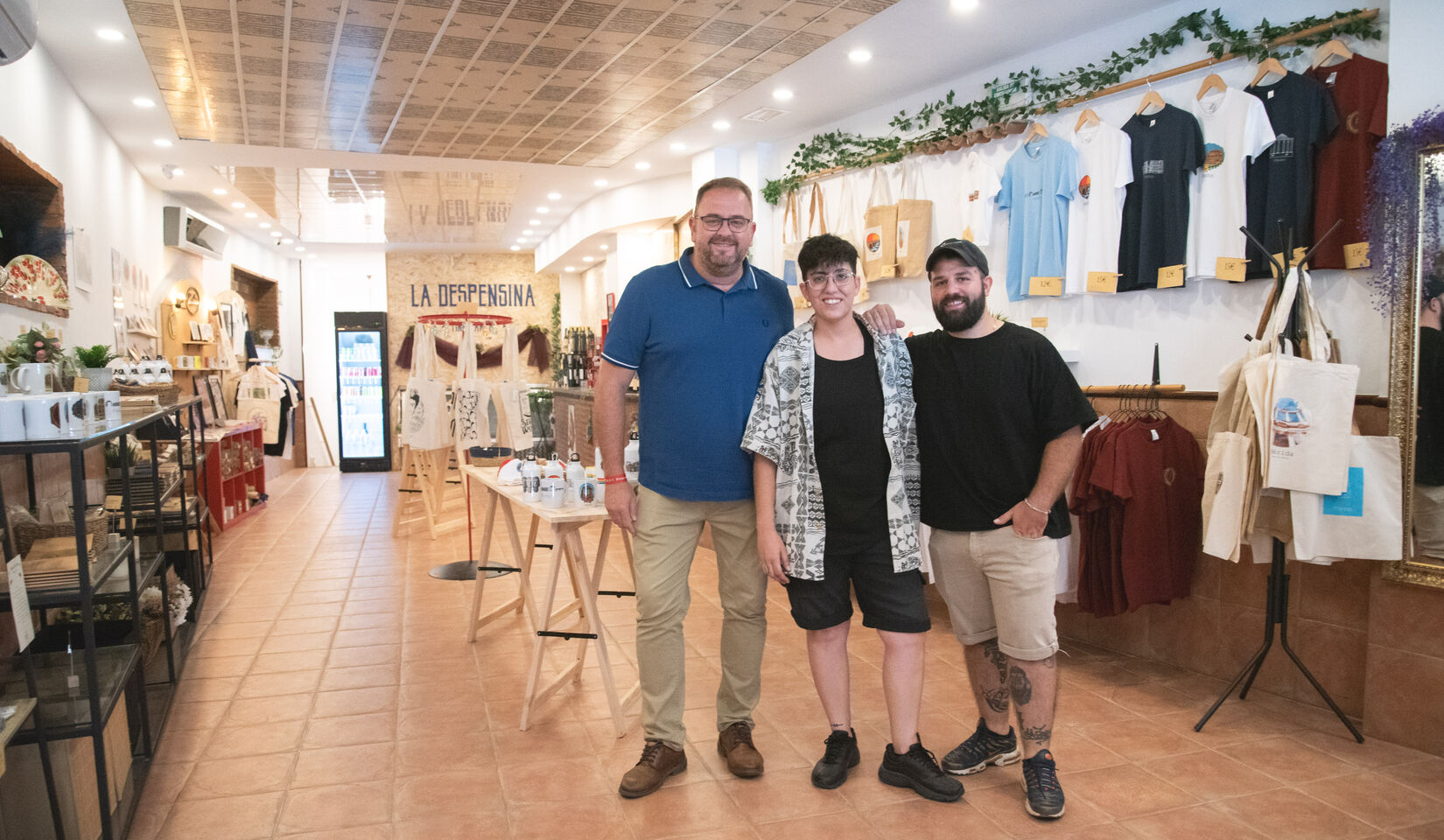 Osuna visita dos nuevos establecimientos que han abierto sus puertas en ...