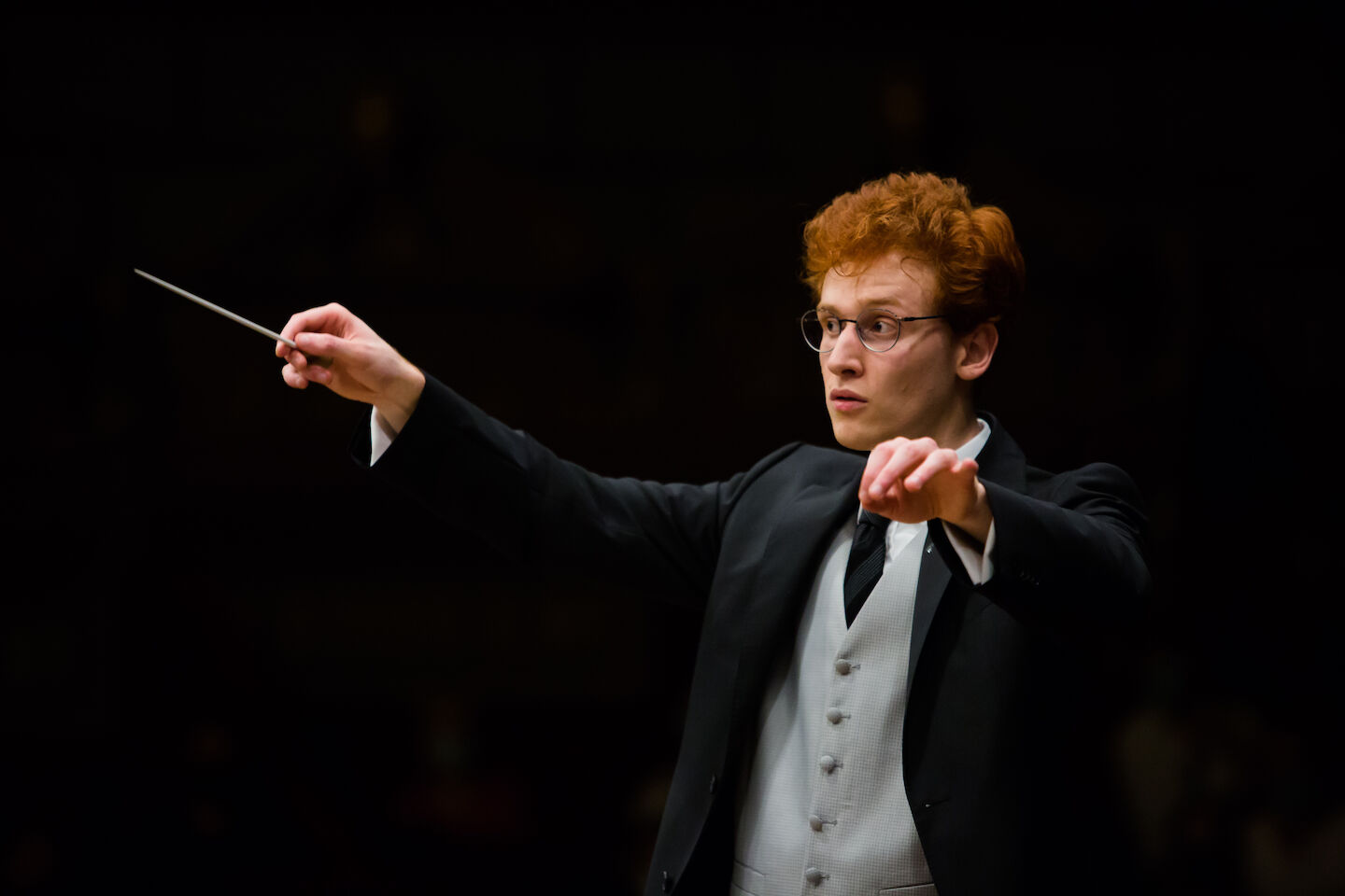 Nicolò Umberto Foron debuta con la OEx en la VI Bienal de Novela Mario ...