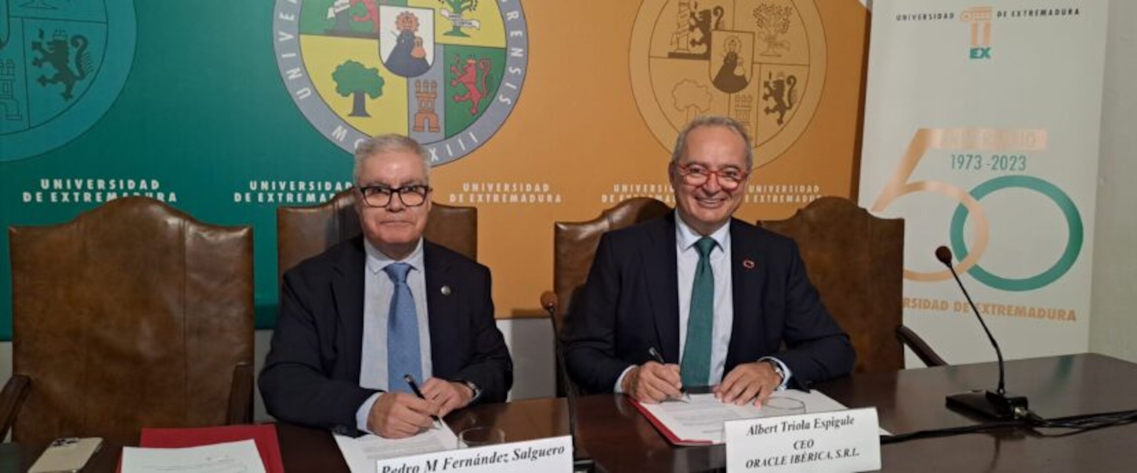 UEx y Oracle firman acuerdo colaboración para impulsar formación e ...